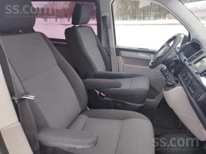 Pelēks Volkswagen Transporter 2016 Valmiera, ar dzinēja tilpumu 2.00 L un nobraukumu 283 tūkst. km par 18000 €, foto 10 vietnē AUTOMOTO.COM.LV