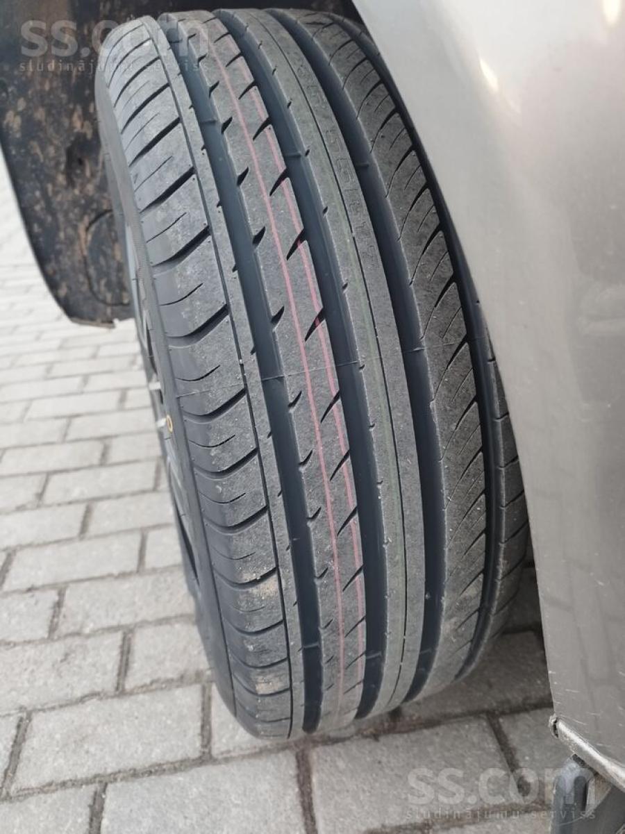 Pelēks Volkswagen Transporter 2016 Valmiera, ar dzinēja tilpumu 2.00 L un nobraukumu 283 tūkst. km par 18000 €, foto 12 vietnē AUTOMOTO.COM.LV