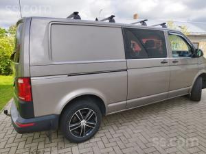 Pelēks Volkswagen Transporter 2016 Valmiera, ar dzinēja tilpumu 2.00 L un nobraukumu 283 tūkst. km par 18000 €, foto 15 vietnē AUTOMOTO.COM.LV