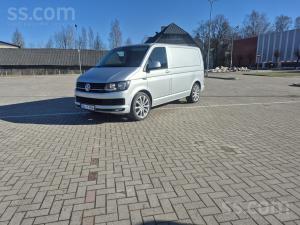 Pelēks Volkswagen Transporter 2016 Cēsis, ar dzinēja tilpumu 2.00 L un nobraukumu 233 tūkst. km par 13100 €, foto  vietnē AUTOMOTO.COM.LV