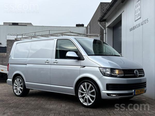 Grey Volkswagen Transporter 2016 in Cesis, with an engine capacity of 2.00 L and mileage of 233 thousand km for 13100 €, photo 2 on AUTOMOTO.COM.LV