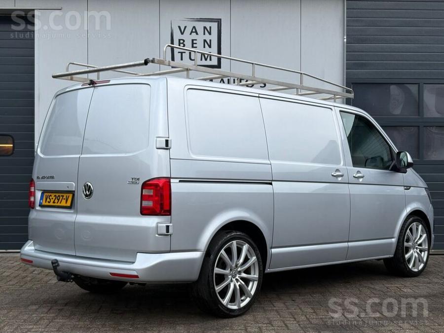 Pelēks Volkswagen Transporter 2016 Cēsis, ar dzinēja tilpumu 2.00 L un nobraukumu 233 tūkst. km par 13100 €, foto 6 vietnē AUTOMOTO.COM.LV