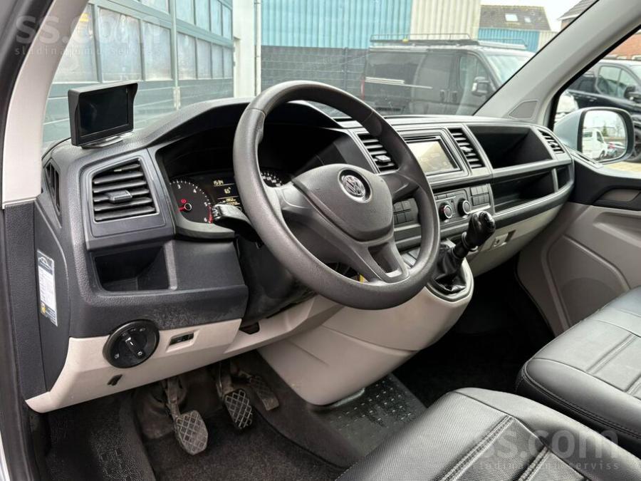 Pelēks Volkswagen Transporter 2016 Cēsis, ar dzinēja tilpumu 2.00 L un nobraukumu 233 tūkst. km par 13100 €, foto 8 vietnē AUTOMOTO.COM.LV