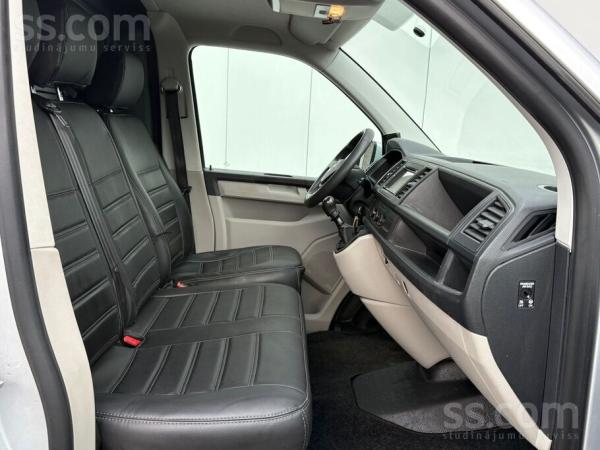 Grey Volkswagen Transporter 2016 in Cesis, with an engine capacity of 2.00 L and mileage of 233 thousand km for 13100 €, photo 10 on AUTOMOTO.COM.LV