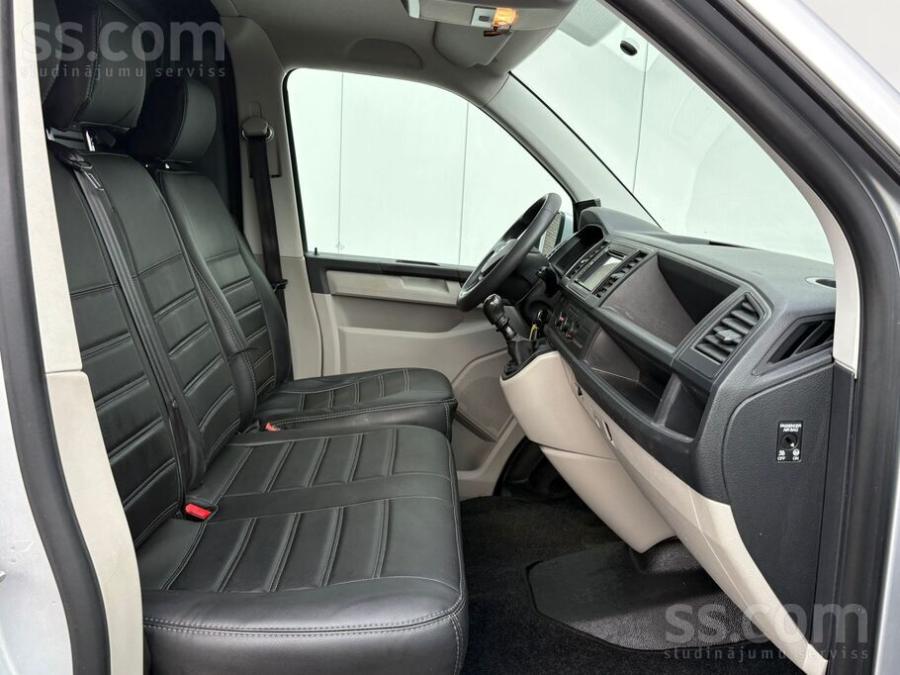 Pelēks Volkswagen Transporter 2016 Cēsis, ar dzinēja tilpumu 2.00 L un nobraukumu 233 tūkst. km par 13100 €, foto 11 vietnē AUTOMOTO.COM.LV