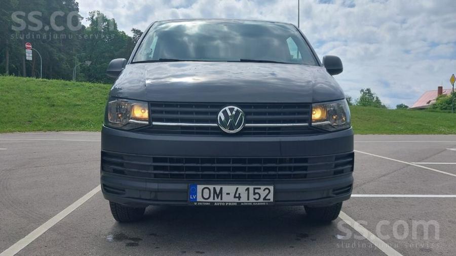 Pelēks Volkswagen Transporter 2016 Alūksne, ar dzinēja tilpumu 2.00 L un nobraukumu 0 tūkst. km par 10900 €, foto 4 vietnē AUTOMOTO.COM.LV