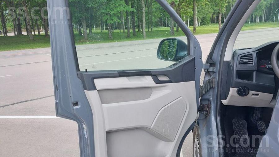 Pelēks Volkswagen Transporter 2016 Alūksne, ar dzinēja tilpumu 2.00 L un nobraukumu 0 tūkst. km par 10900 €, foto 13 vietnē AUTOMOTO.COM.LV