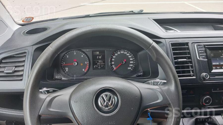 Pelēks Volkswagen Transporter 2016 Alūksne, ar dzinēja tilpumu 2.00 L un nobraukumu 0 tūkst. km par 10900 €, foto 16 vietnē AUTOMOTO.COM.LV