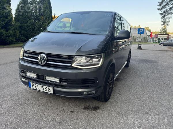Grey Volkswagen Transporter 2017 in Riga, with an engine capacity of 2.00 L and mileage of 319 thousand km for 14500 €, photo 1 on AUTOMOTO.COM.LV