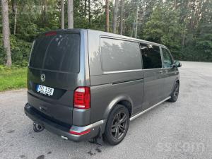 Grey Volkswagen Transporter 2017 in Riga, with an engine capacity of 2.00 L and mileage of 319 thousand km for 14500 €, photo 4 on AUTOMOTO.COM.LV
