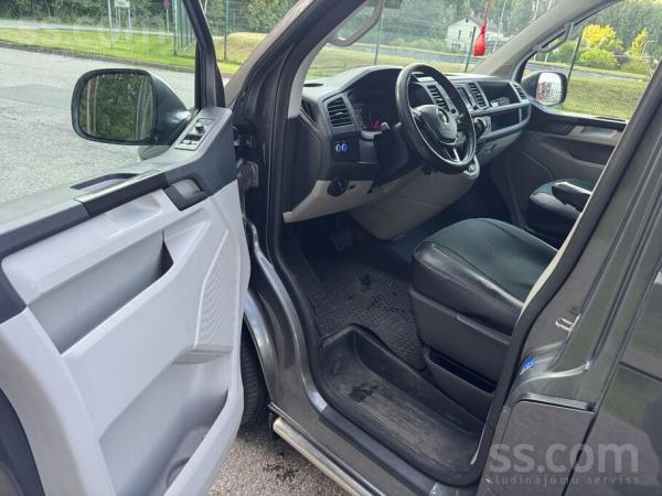Grey Volkswagen Transporter 2017 in Riga, with an engine capacity of 2.00 L and mileage of 319 thousand km for 14500 €, photo 7 on AUTOMOTO.COM.LV