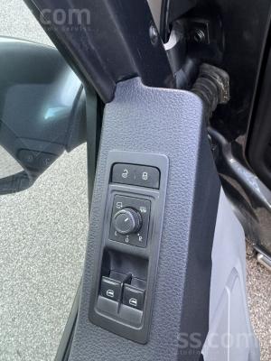 Grey Volkswagen Transporter 2017 in Riga, with an engine capacity of 2.00 L and mileage of 319 thousand km for 14500 €, photo 11 on AUTOMOTO.COM.LV