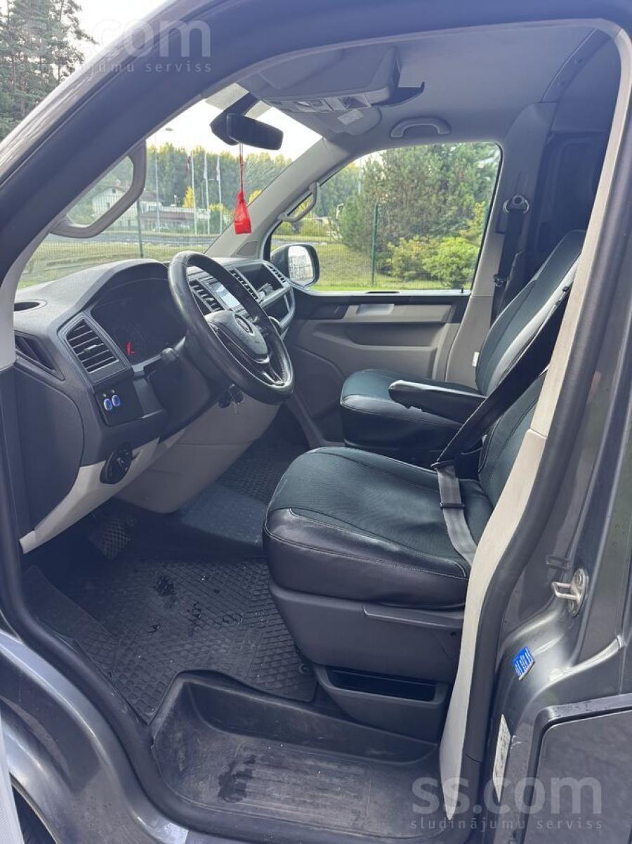 Grey Volkswagen Transporter 2017 in Riga, with an engine capacity of 2.00 L and mileage of 319 thousand km for 14500 €, photo 12 on AUTOMOTO.COM.LV