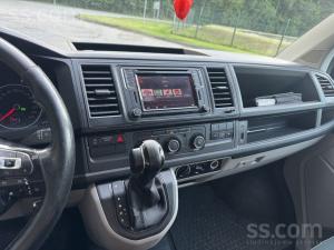 Grey Volkswagen Transporter 2017 in Riga, with an engine capacity of 2.00 L and mileage of 319 thousand km for 14500 €, photo 15 on AUTOMOTO.COM.LV
