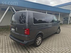 Pelēks Volkswagen Transporter 2017 Rīga, ar dzinēja tilpumu 2.00 L un nobraukumu 418 tūkst. km par 16350 €, foto 4 vietnē AUTOMOTO.COM.LV