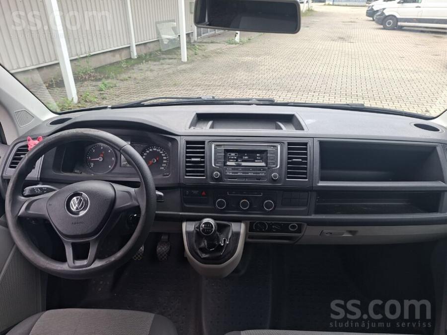 Pelēks Volkswagen Transporter 2017 Rīga, ar dzinēja tilpumu 2.00 L un nobraukumu 418 tūkst. km par 16350 €, foto 8 vietnē AUTOMOTO.COM.LV