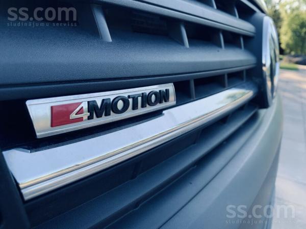 Grey Volkswagen Transporter 2018 in Liepaja, with an engine capacity of 2.00 L and mileage of 133 thousand km for 21600 €, photo 9 on AUTOMOTO.COM.LV