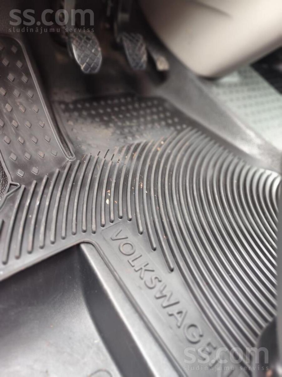Pelēks Volkswagen Transporter 2019 Rīga, ar dzinēja tilpumu 2.00 L un nobraukumu 102 tūkst. km par 16500 €, foto 8 vietnē AUTOMOTO.COM.LV