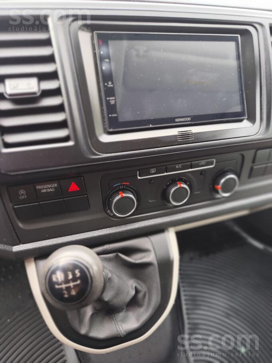 Pelēks Volkswagen Transporter 2019 Rīga, ar dzinēja tilpumu 2.00 L un nobraukumu 102 tūkst. km par 16500 €, foto 9 vietnē AUTOMOTO.COM.LV