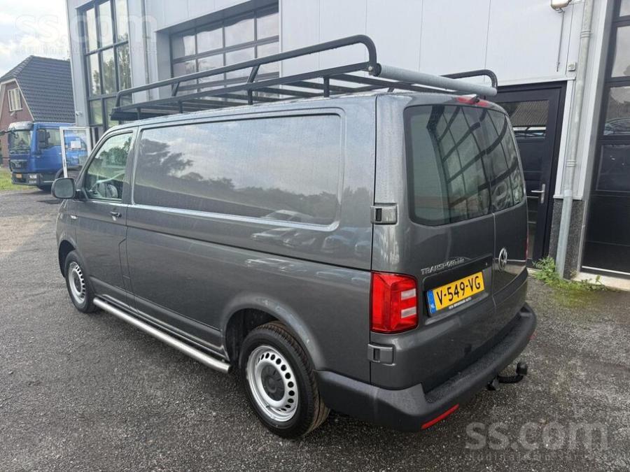 Pelēks Volkswagen Transporter 2019 Rīga, ar dzinēja tilpumu 2.00 L un nobraukumu 102 tūkst. km par 16500 €, foto 12 vietnē AUTOMOTO.COM.LV