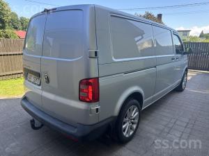 Pelēks Volkswagen Transporter 2019 Tallina, ar dzinēja tilpumu 2.00 L un nobraukumu 176 tūkst. km par 19500 €, foto 4 vietnē AUTOMOTO.COM.LV