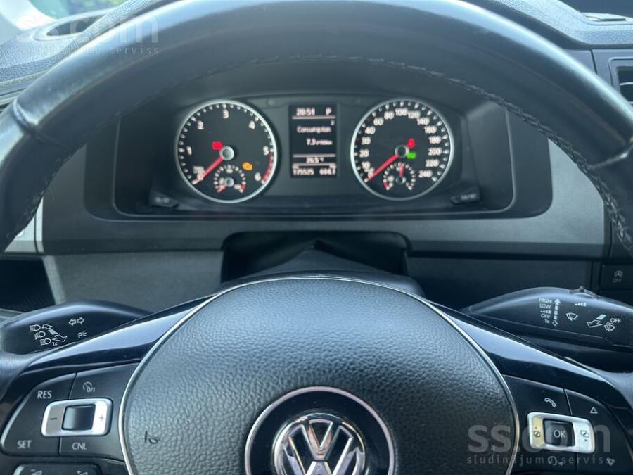 Pelēks Volkswagen Transporter 2019 Tallina, ar dzinēja tilpumu 2.00 L un nobraukumu 176 tūkst. km par 19500 €, foto 18 vietnē AUTOMOTO.COM.LV