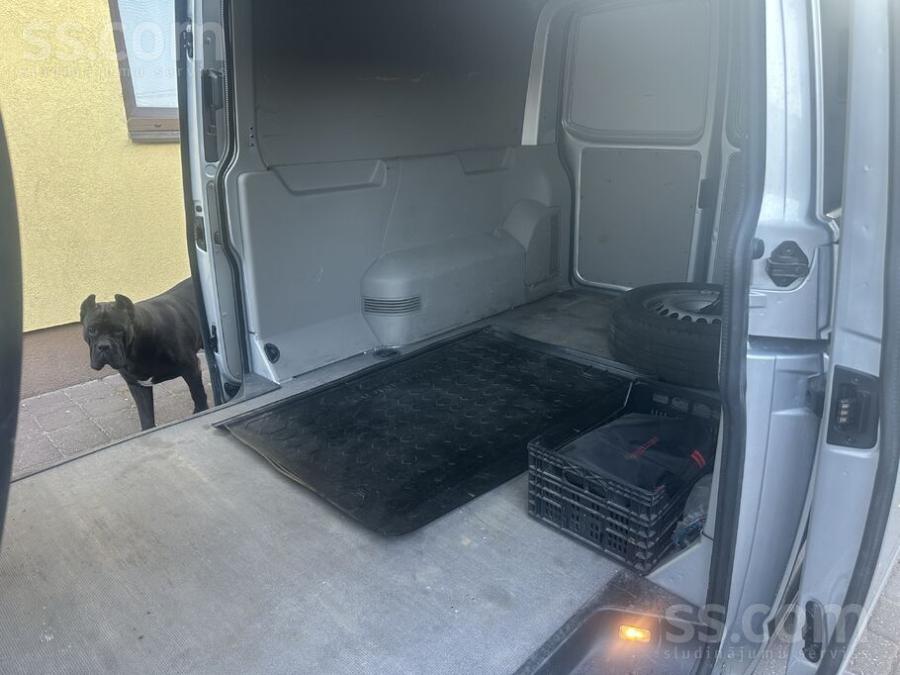 Pelēks Volkswagen Transporter 2019 Tallina, ar dzinēja tilpumu 2.00 L un nobraukumu 176 tūkst. km par 19500 €, foto 26 vietnē AUTOMOTO.COM.LV