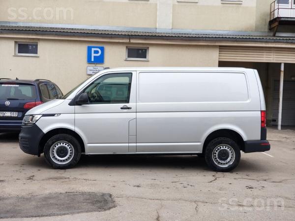 Pelēks Volkswagen Transporter 2020 Rīga, ar dzinēja tilpumu 2.00 L un nobraukumu 221 tūkst. km par 12700 €, foto 3 vietnē AUTOMOTO.COM.LV
