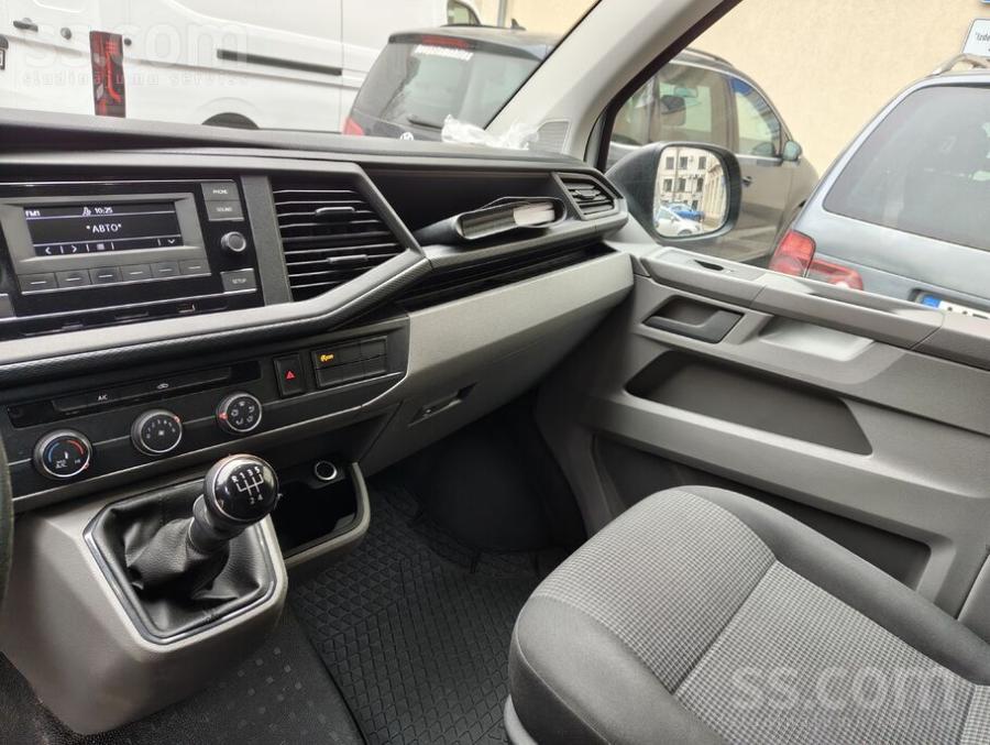 Grey Volkswagen Transporter 2020 in Riga, with an engine capacity of 2.00 L and mileage of 221 thousand km for 12700 €, photo 13 on AUTOMOTO.COM.LV