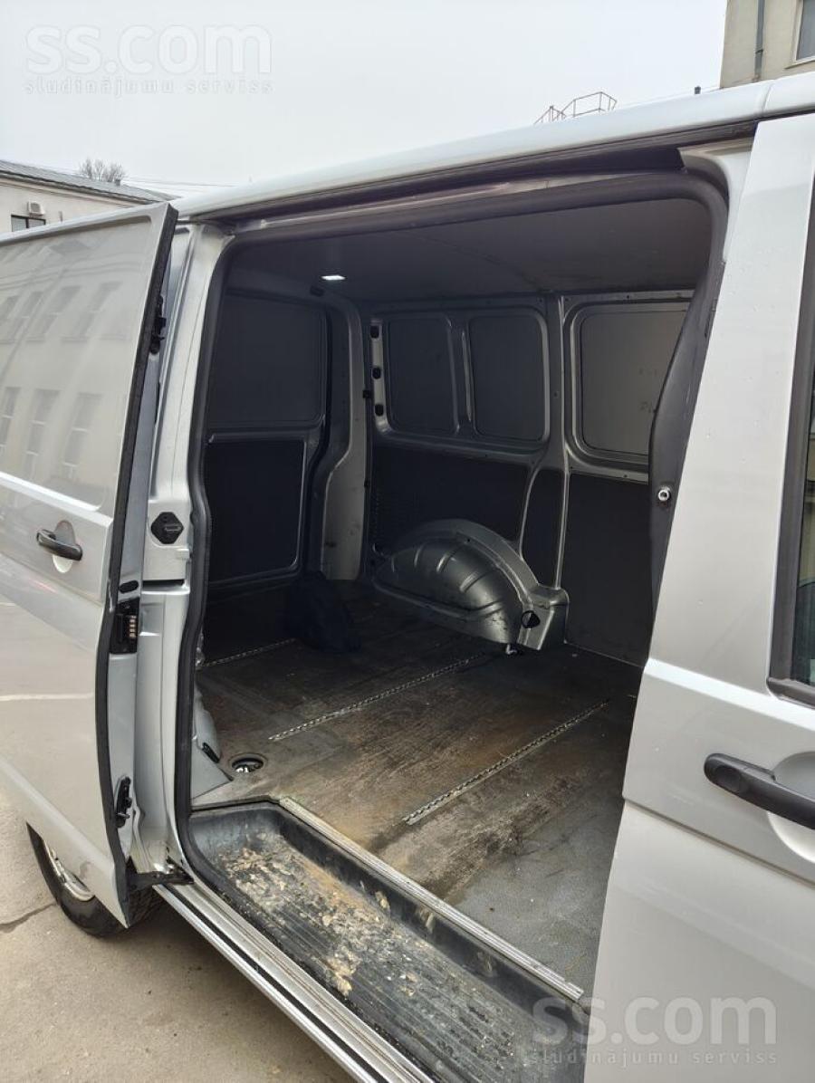 Grey Volkswagen Transporter 2020 in Riga, with an engine capacity of 2.00 L and mileage of 221 thousand km for 12700 €, photo 16 on AUTOMOTO.COM.LV