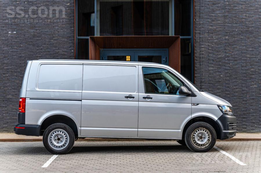 Pelēks Volkswagen Transporter 2020 Rīga, ar dzinēja tilpumu 2.00 L un nobraukumu 180 tūkst. km par 12500 €, foto 5 vietnē AUTOMOTO.COM.LV