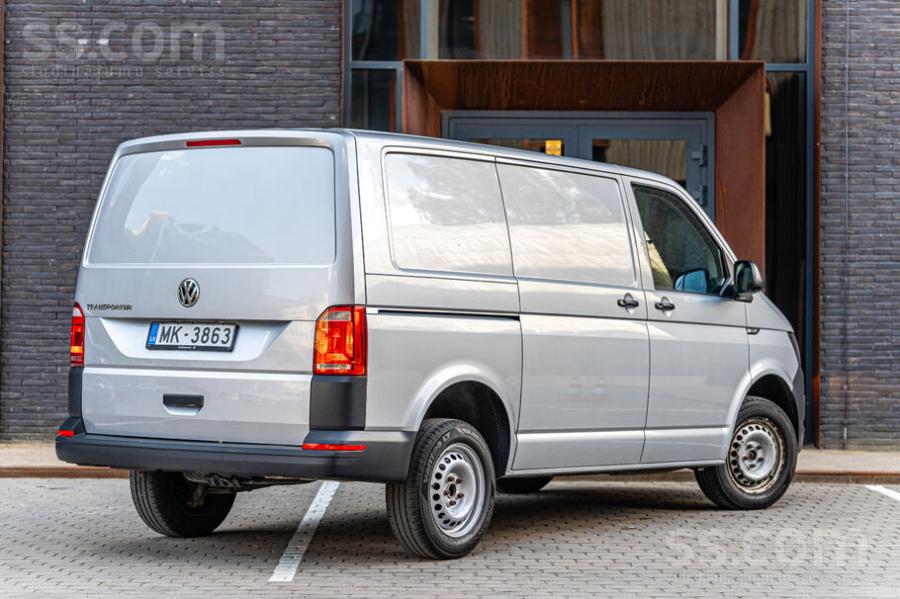 Pelēks Volkswagen Transporter 2020 Rīga, ar dzinēja tilpumu 2.00 L un nobraukumu 180 tūkst. km par 12500 €, foto 6 vietnē AUTOMOTO.COM.LV