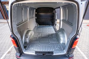 Pelēks Volkswagen Transporter 2020 Rīga, ar dzinēja tilpumu 2.00 L un nobraukumu 180 tūkst. km par 12500 €, foto 14 vietnē AUTOMOTO.COM.LV