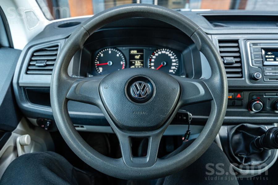 Pelēks Volkswagen Transporter 2020 Rīga, ar dzinēja tilpumu 2.00 L un nobraukumu 180 tūkst. km par 12500 €, foto 22 vietnē AUTOMOTO.COM.LV