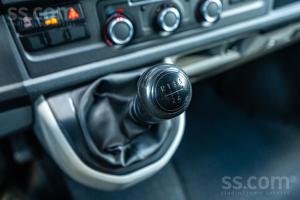 Pelēks Volkswagen Transporter 2020 Rīga, ar dzinēja tilpumu 2.00 L un nobraukumu 180 tūkst. km par 12500 €, foto 36 vietnē AUTOMOTO.COM.LV