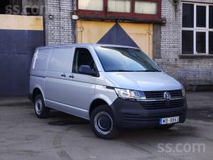 Pelēks Volkswagen Transporter 2021 Rīga, ar dzinēja tilpumu 2.00 L un nobraukumu 102 tūkst. km par 15500 €, foto  vietnē AUTOMOTO.COM.LV
