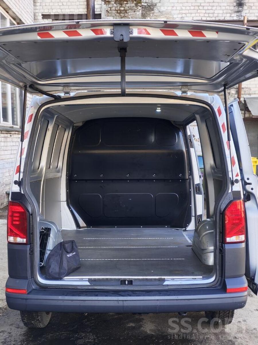Pelēks Volkswagen Transporter 2021 Rīga, ar dzinēja tilpumu 2.00 L un nobraukumu 102 tūkst. km par 15500 €, foto 11 vietnē AUTOMOTO.COM.LV