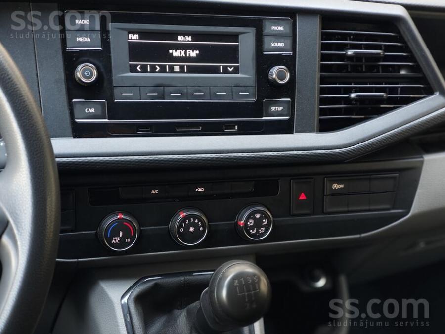 Pelēks Volkswagen Transporter 2021 Rīga, ar dzinēja tilpumu 2.00 L un nobraukumu 102 tūkst. km par 15500 €, foto 15 vietnē AUTOMOTO.COM.LV