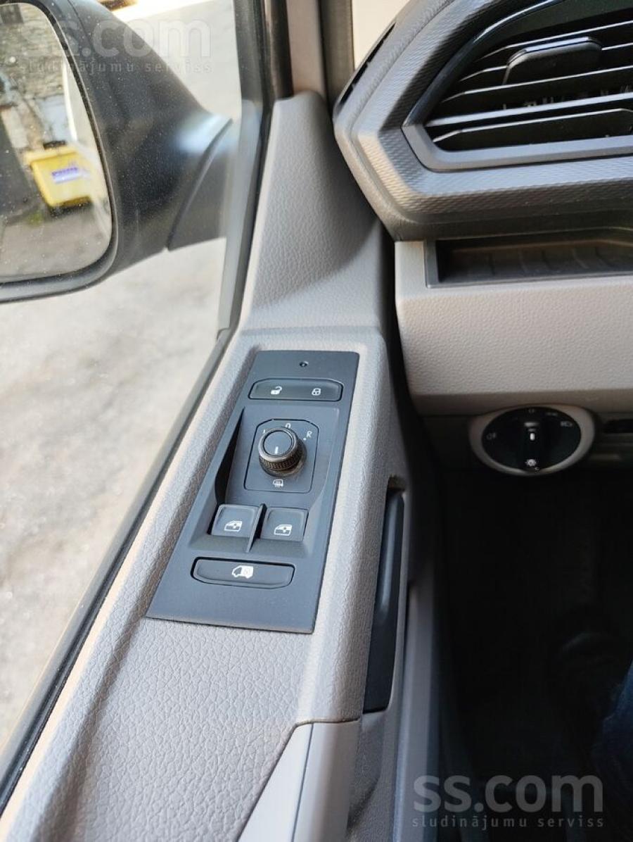 Pelēks Volkswagen Transporter 2021 Rīga, ar dzinēja tilpumu 2.00 L un nobraukumu 117 tūkst. km par 18250 €, foto 24 vietnē AUTOMOTO.COM.LV