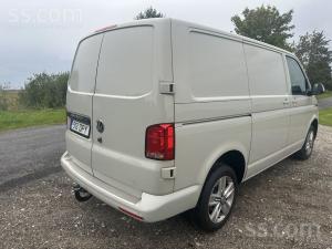 Pelēks Volkswagen Transporter 2021 Tallina, ar dzinēja tilpumu 2.00 L un nobraukumu 159 tūkst. km par 21800 €, foto 4 vietnē AUTOMOTO.COM.LV