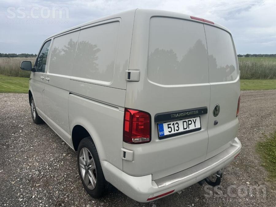 Pelēks Volkswagen Transporter 2021 Tallina, ar dzinēja tilpumu 2.00 L un nobraukumu 159 tūkst. km par 21800 €, foto 5 vietnē AUTOMOTO.COM.LV