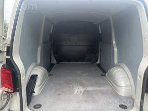 Pelēks Volkswagen Transporter 2021 Tallina, ar dzinēja tilpumu 2.00 L un nobraukumu 159 tūkst. km par 21800 €, foto 12 vietnē AUTOMOTO.COM.LV