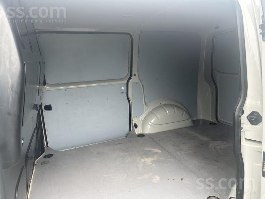 Pelēks Volkswagen Transporter 2021 Tallina, ar dzinēja tilpumu 2.00 L un nobraukumu 159 tūkst. km par 21800 €, foto 13 vietnē AUTOMOTO.COM.LV