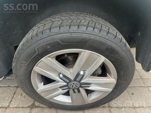 Pelēks Volkswagen Transporter 2021 Tallina, ar dzinēja tilpumu 2.00 L un nobraukumu 159 tūkst. km par 21800 €, foto 22 vietnē AUTOMOTO.COM.LV