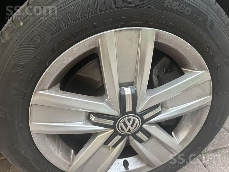Pelēks Volkswagen Transporter 2021 Tallina, ar dzinēja tilpumu 2.00 L un nobraukumu 159 tūkst. km par 21800 €, foto 24 vietnē AUTOMOTO.COM.LV