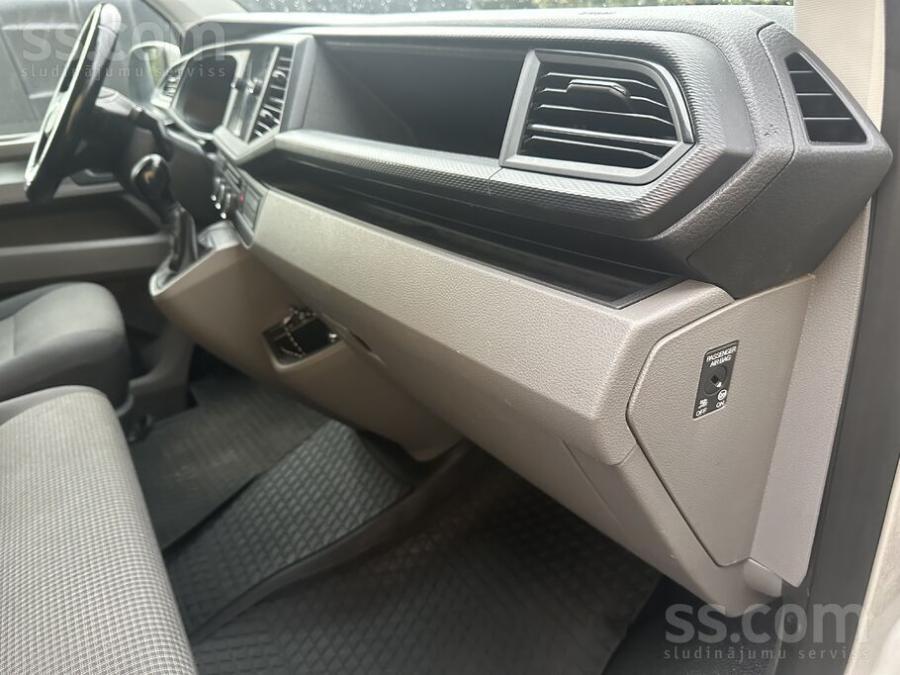 Pelēks Volkswagen Transporter 2021 Tallina, ar dzinēja tilpumu 2.00 L un nobraukumu 159 tūkst. km par 21800 €, foto 25 vietnē AUTOMOTO.COM.LV