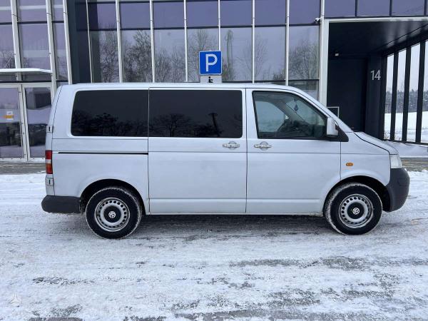 Grey Volkswagen Transporter 2005 in Vilnius, with an engine capacity of 1.90 L and mileage of 270 thousand km for 5550 €, photo 4 on AUTOMOTO.COM.LV