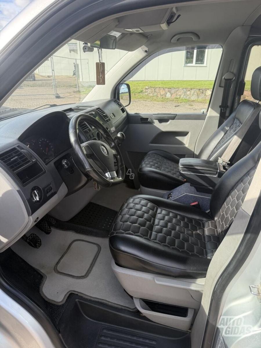 Pelēks Volkswagen Transporter 2006 Viļņa, ar dzinēja tilpumu 1.90 L un nobraukumu 400 tūkst. km par 7700 €, foto 10 vietnē AUTOMOTO.COM.LV