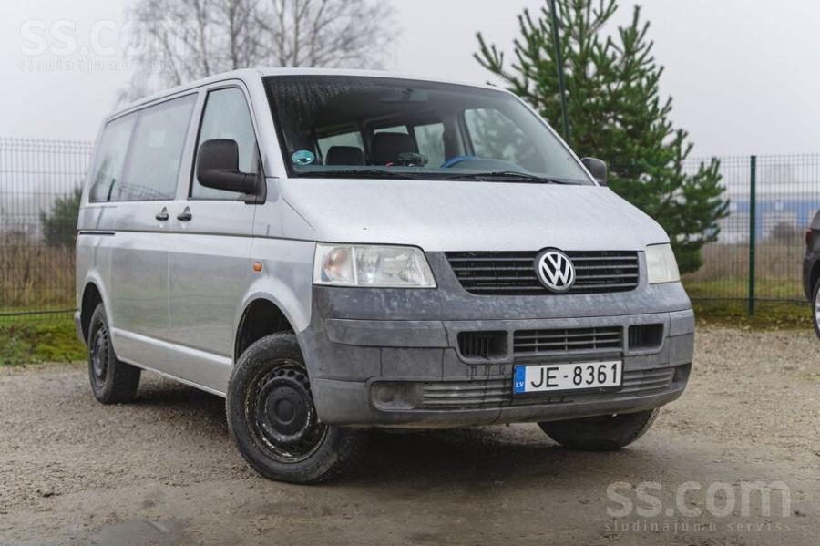 Pelēks Volkswagen Transporter 2007 Rīga, ar dzinēja tilpumu 2.40 L un nobraukumu 298 tūkst. km par 5990 €, foto 3 vietnē AUTOMOTO.COM.LV