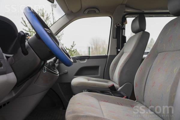 Pelēks Volkswagen Transporter 2007 Rīga, ar dzinēja tilpumu 2.40 L un nobraukumu 298 tūkst. km par 5990 €, foto 8 vietnē AUTOMOTO.COM.LV